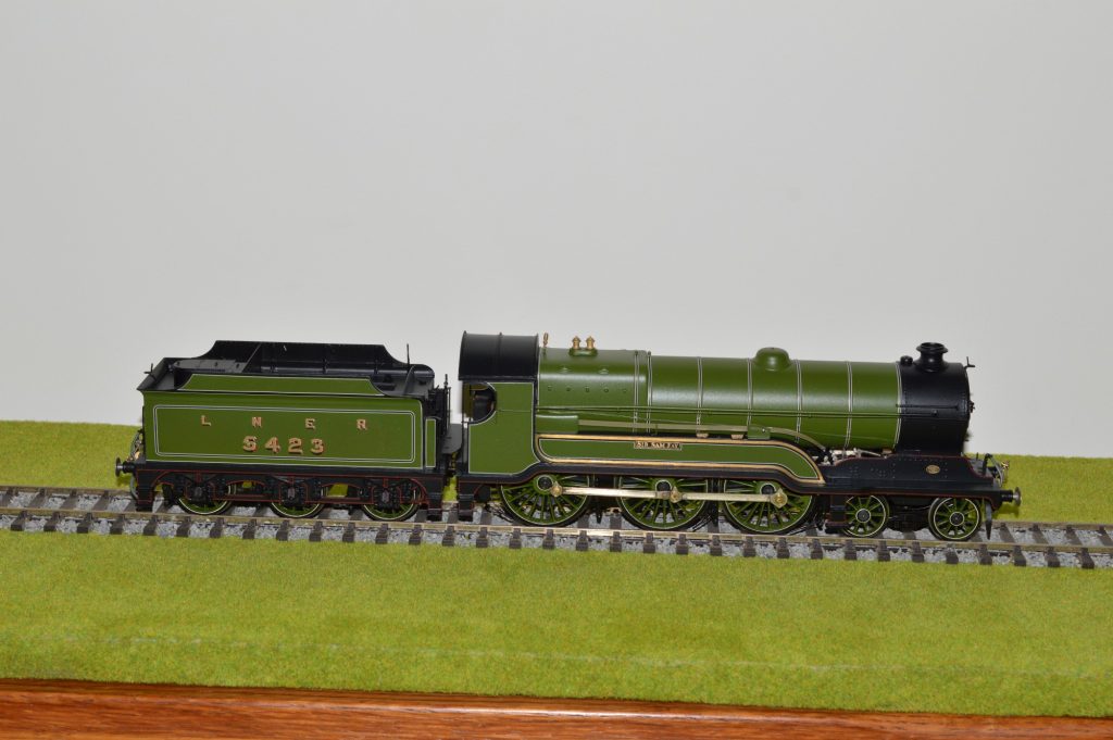 LNER B2 GCR CLASS 1 SIR SAM FAY 4-6-0 - Gladiator Models