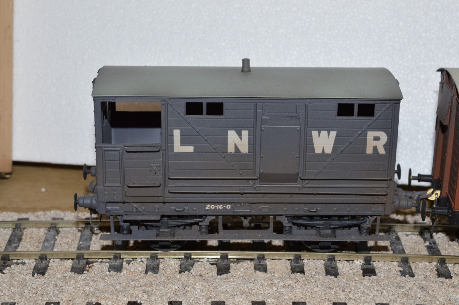 LNWR / LMS CRYSTAL PALACE BRAKE VAN D17B - Gladiator Models